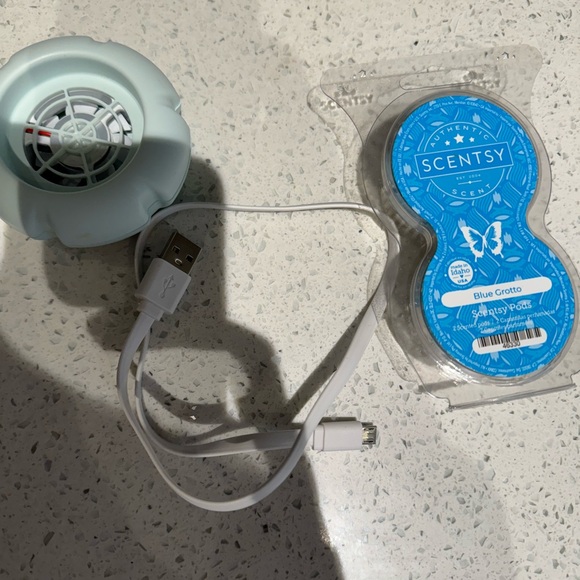Scentsy | Other | Mini Fan Diffuser With 2 Scentsy Pods | Poshmark